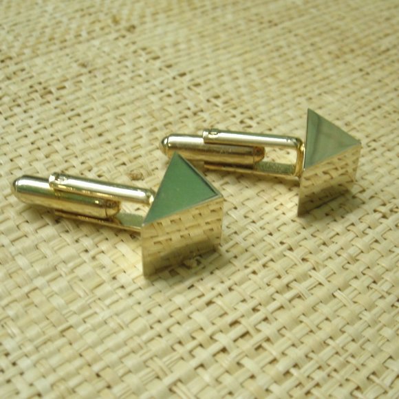 Shields | Accessories | Vintage Shields Gold 3d Triangle Cufflinks ...